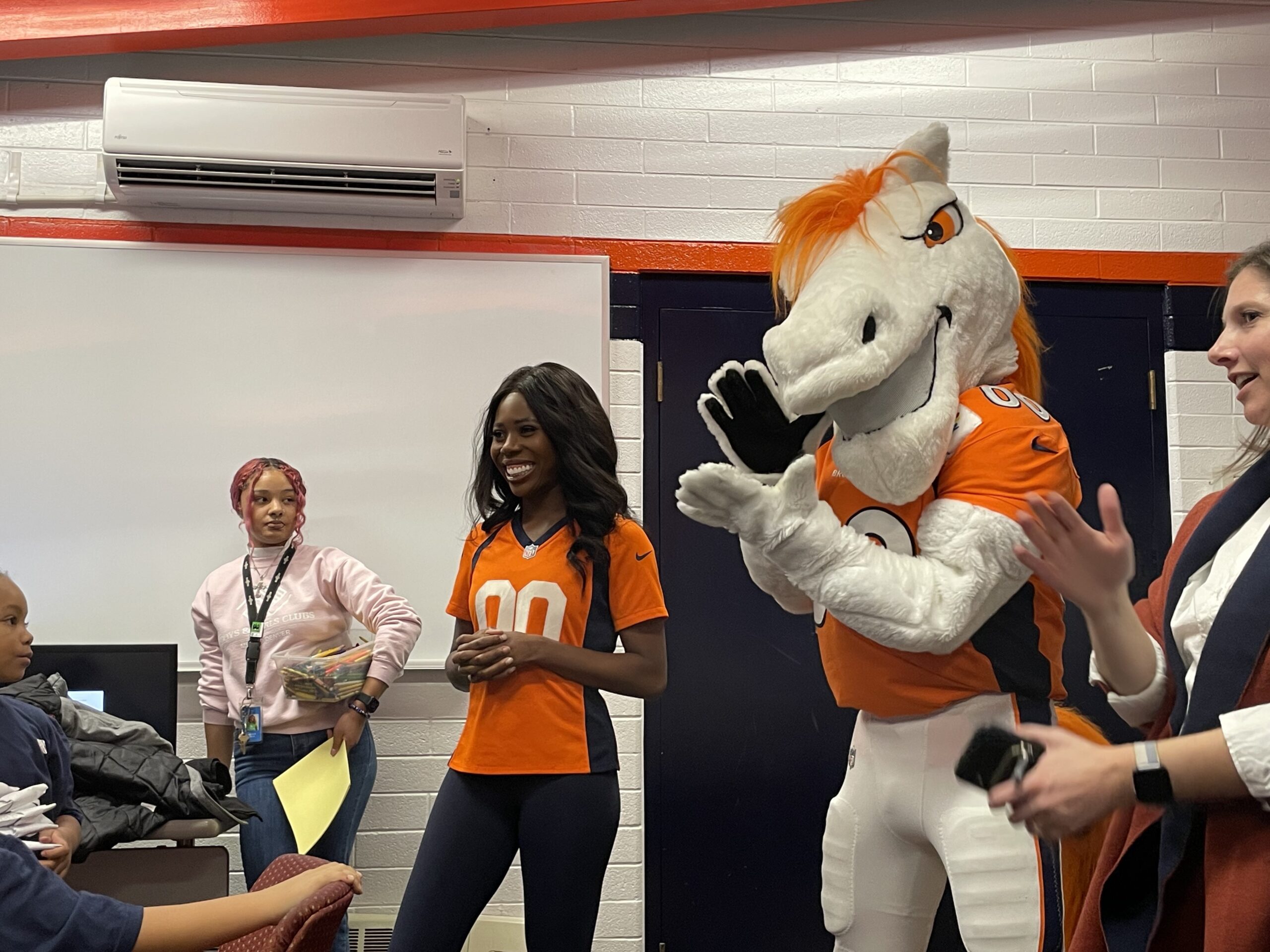 Denver Broncos Foundation and Comcast Team Up to Tackle the Digital ...